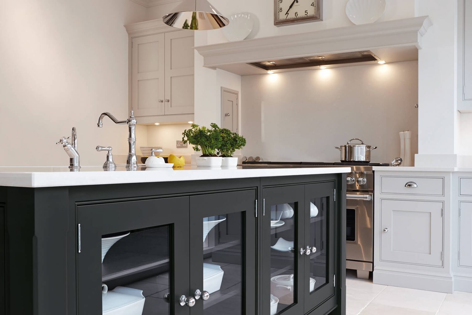 Black Shaker Kitchen | Tom Howley