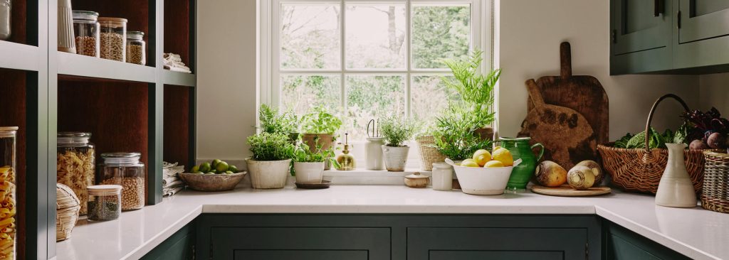 A Bespoke Tom Howley Kitchen for a Dreamlike Oxfordshire Estate