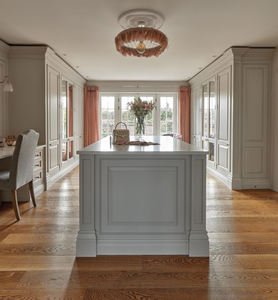 Elegant Dressing Room | Tom Howley