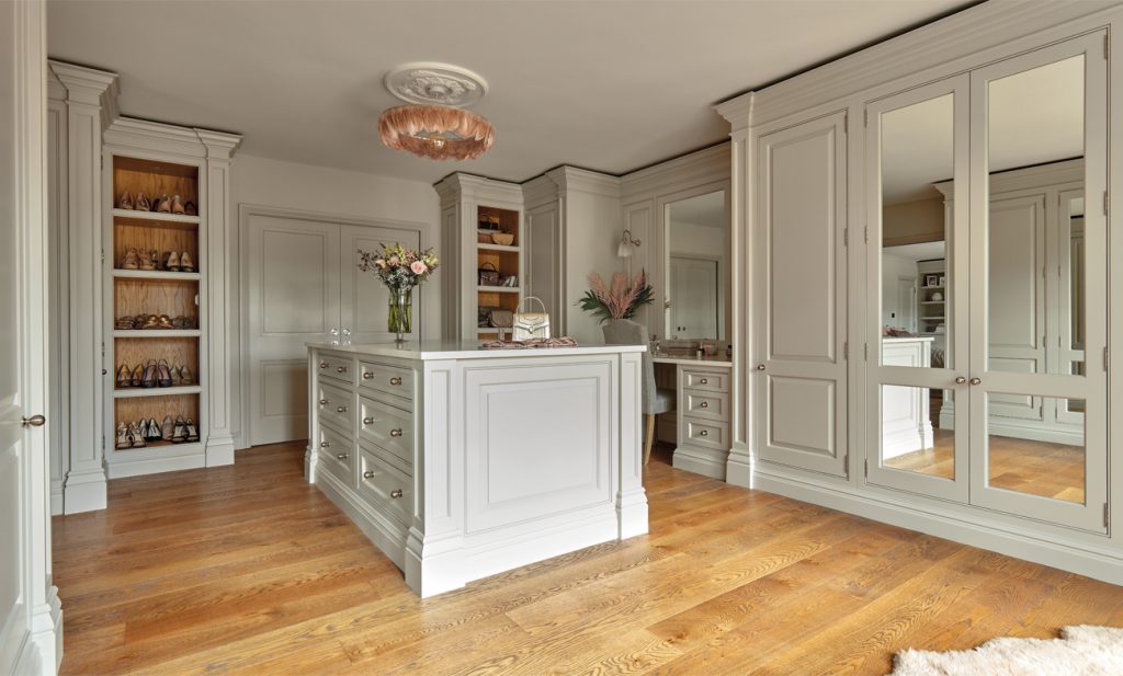 Elegant Dressing Room | Tom Howley