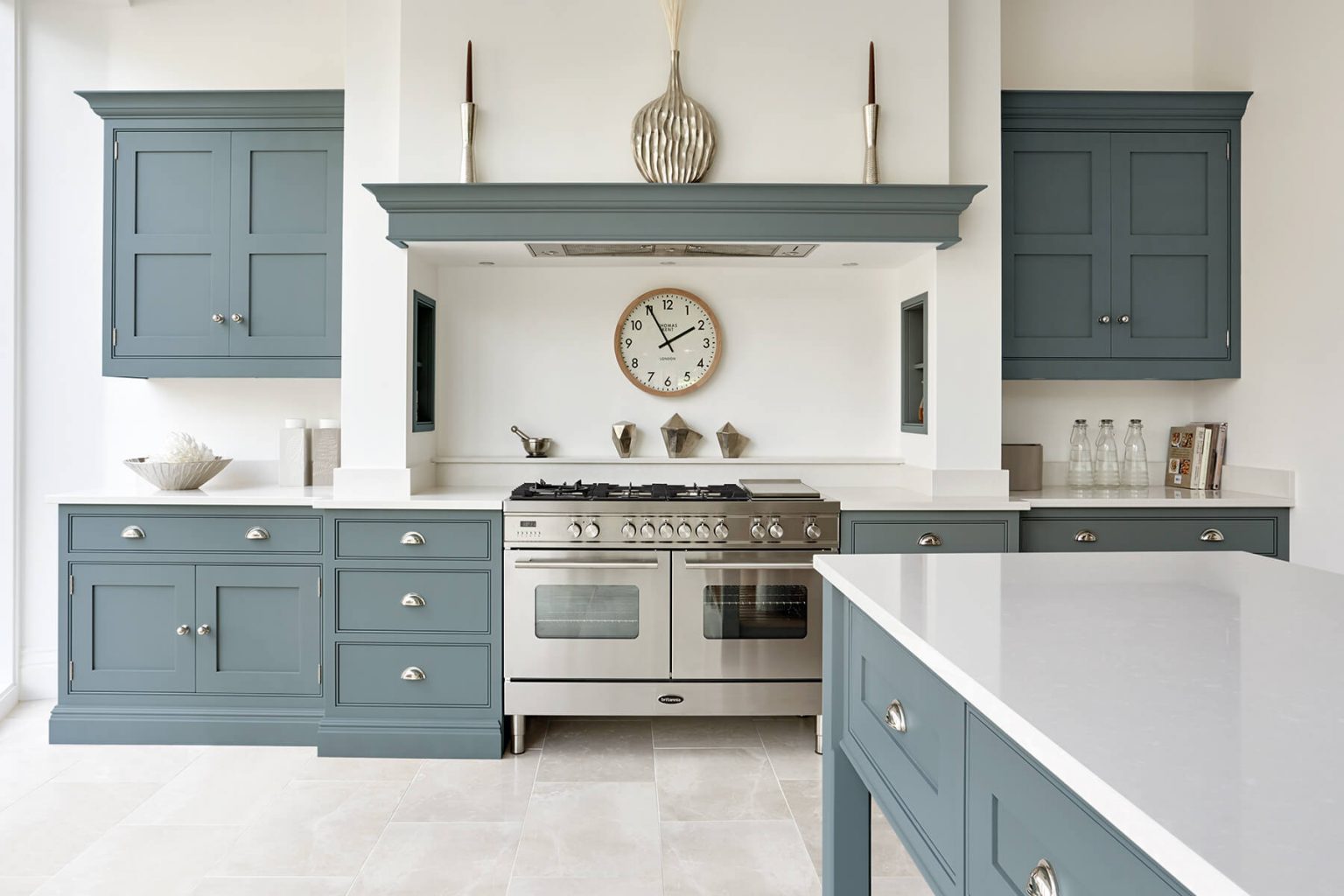 Elegant Blue Shaker Kitchen | Tom Howley