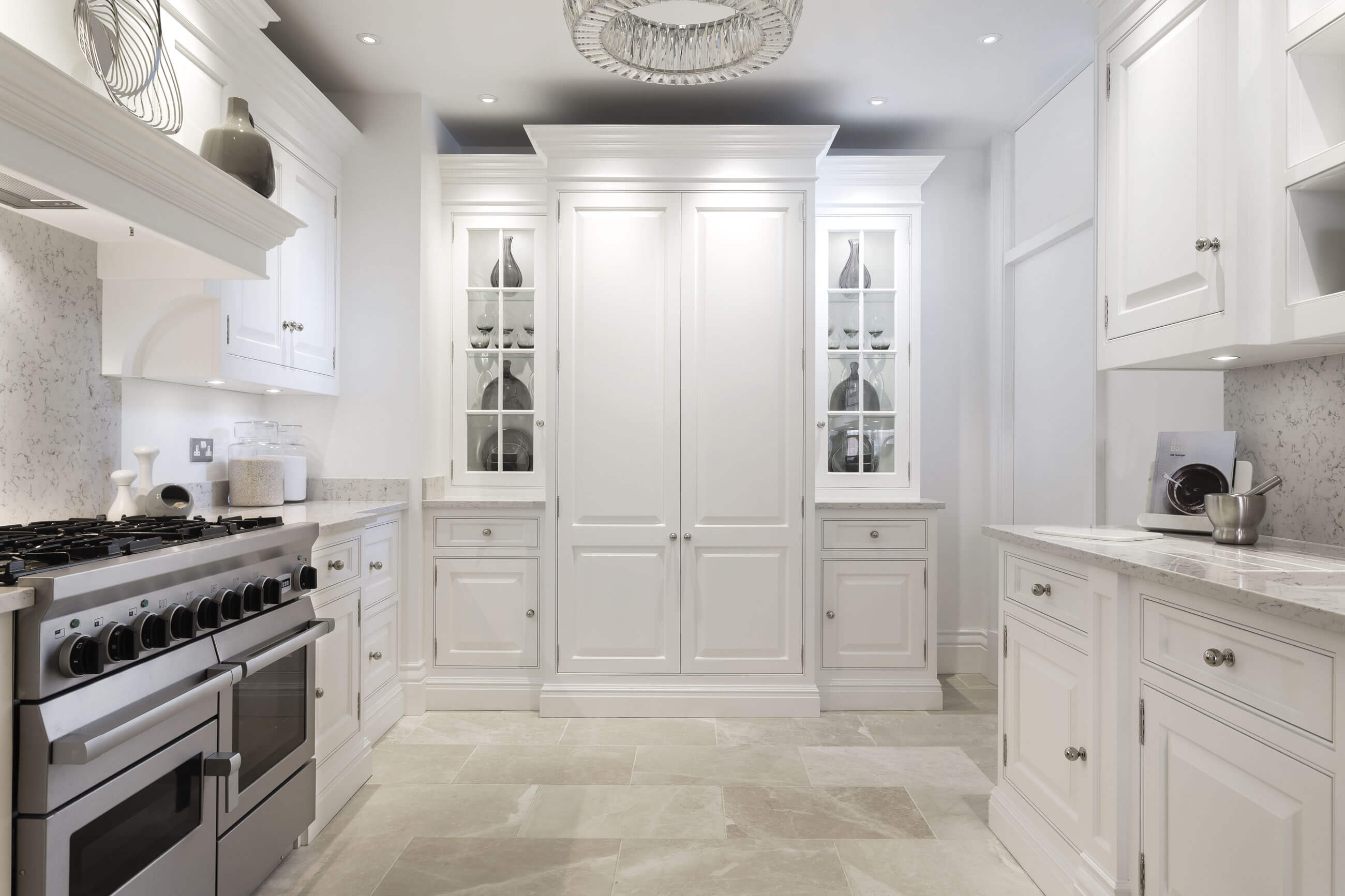 White Painted Kitchen | Tom Howley