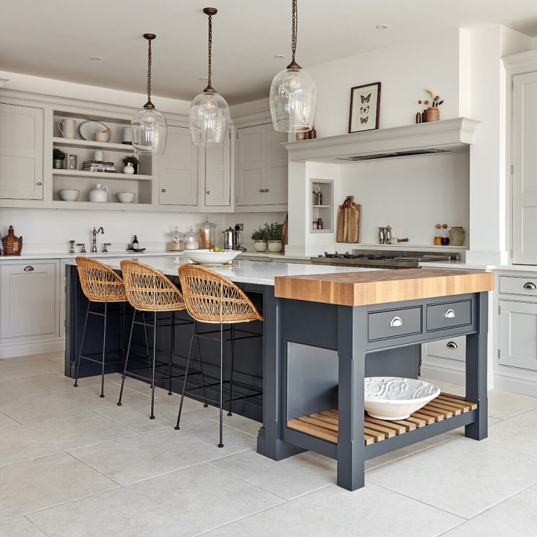 Shaker Kitchens | Bespoke Handmade Shaker Kitchen | Tom Howley