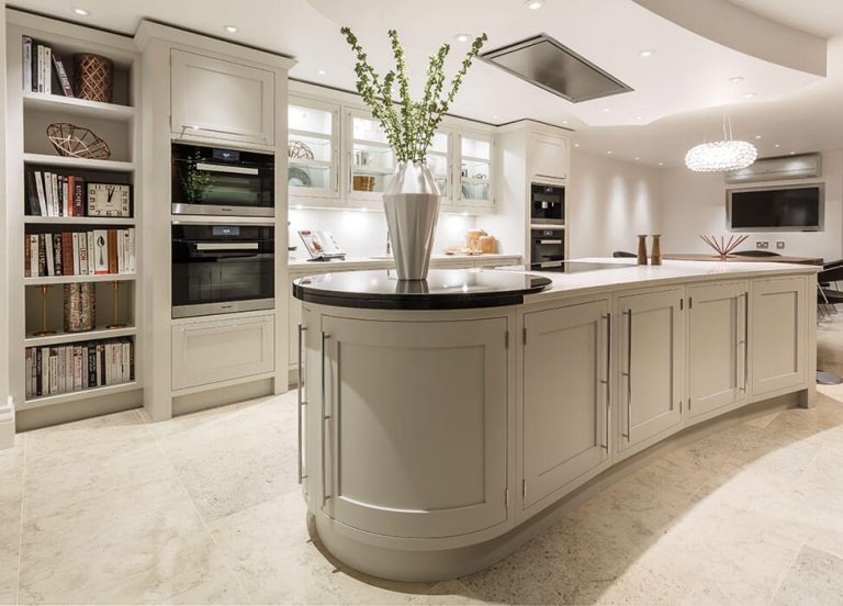 Cream and White Kitchen | Tom Howley