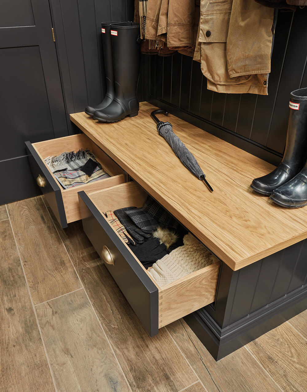 Dark Bootility: A Sophisticated Take on Smart Storage