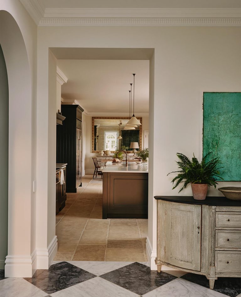 A Bespoke Tom Howley Kitchen for a Dreamlike Oxfordshire Estate