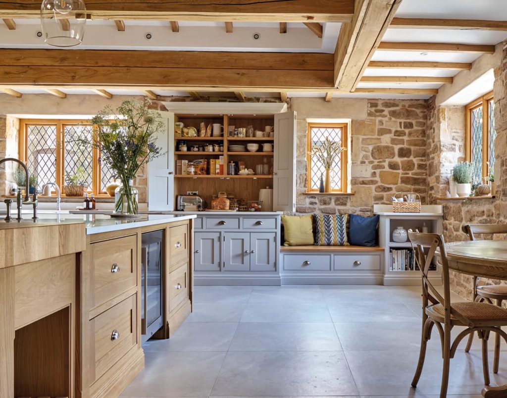 Oak Country Kitchen | Tom Howley