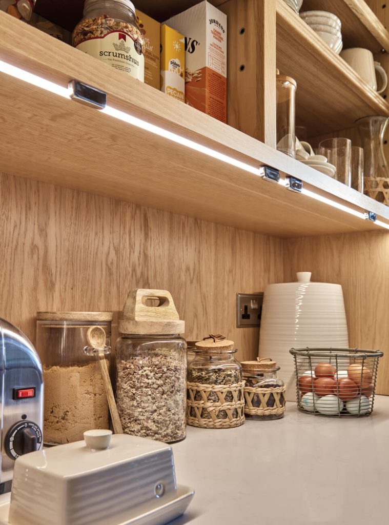 Oak Country Kitchen | Tom Howley