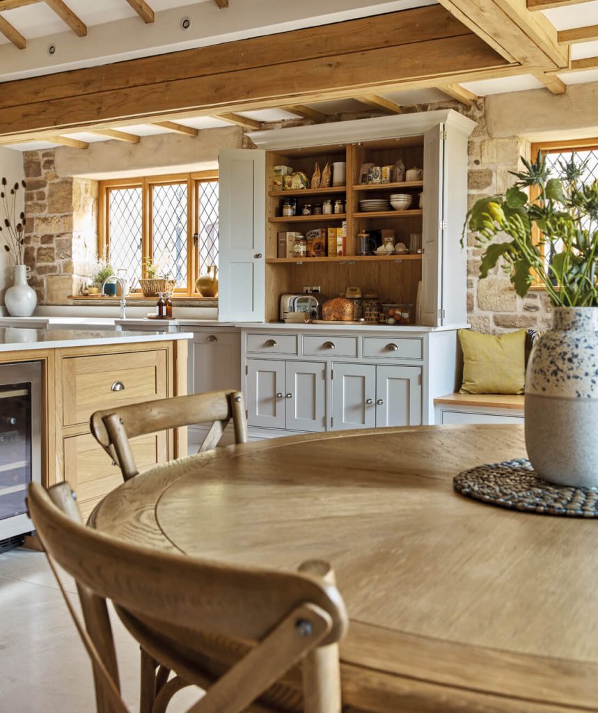 Oak Country Kitchen | Tom Howley
